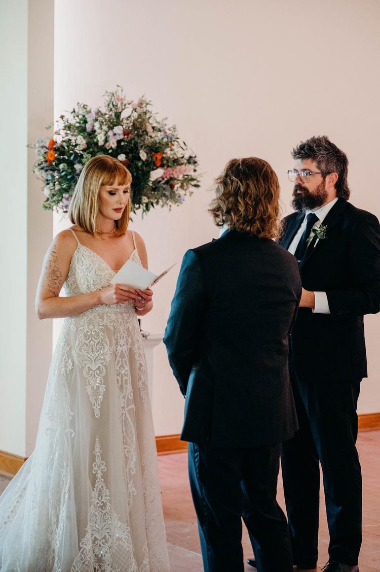 A Summer Commodore Perry Estate Wedding - Elisa Lopez Photography